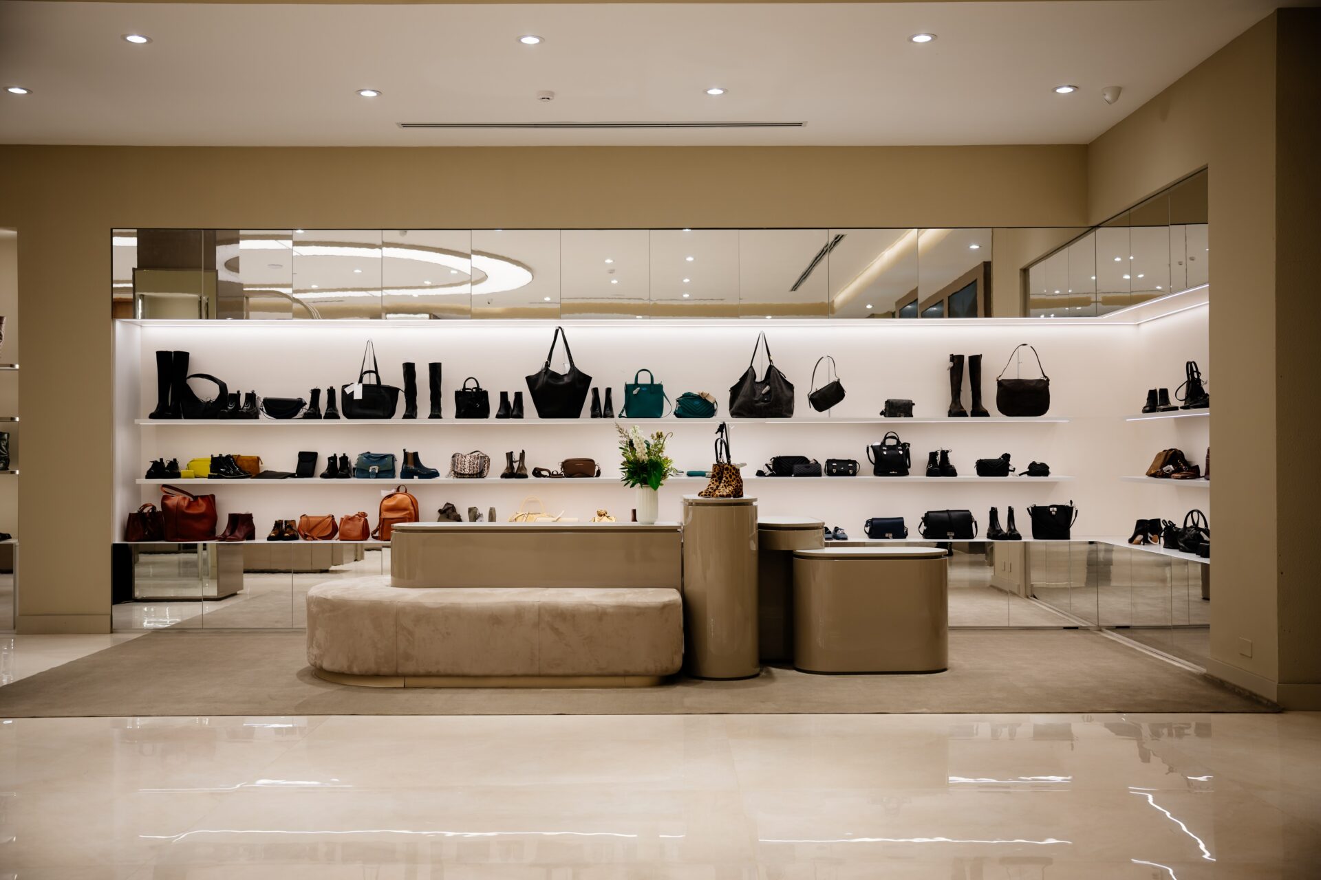 Juleriaque revoluciona el lujo en Argentina con la apertura de su nueva tienda en Rosario | ON24 ...